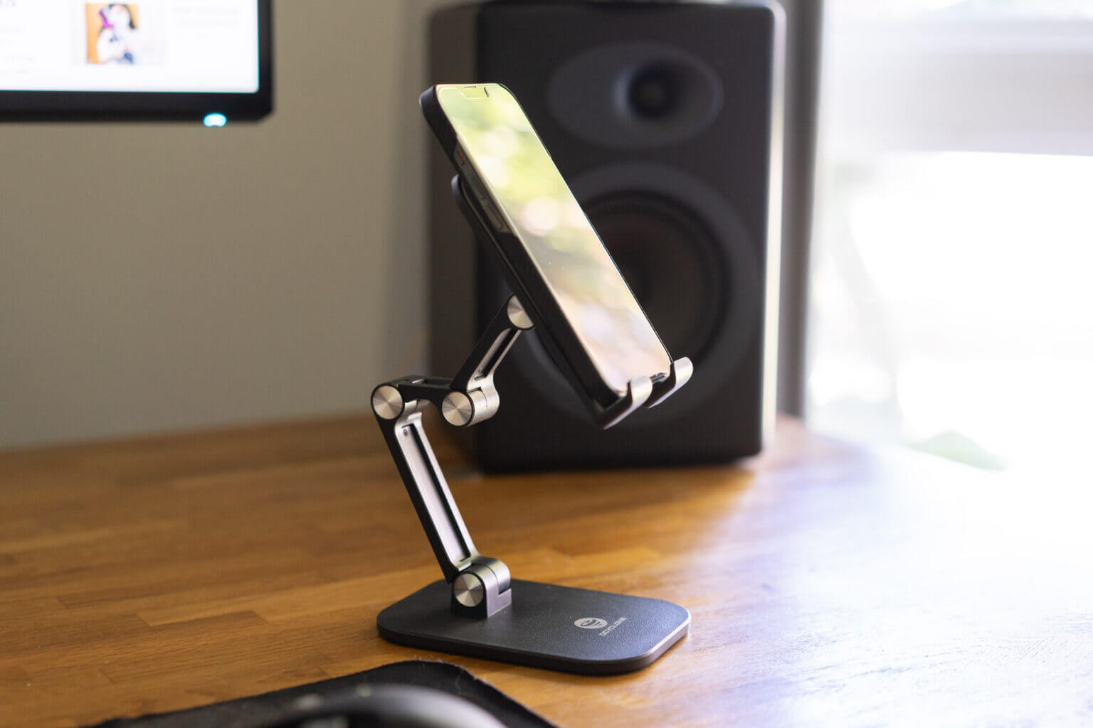 The 7 Best Phone Stands for Desks 2025 - Your Best Digs